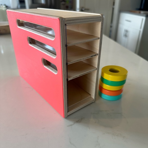 LOVEVERY | Toys | Lovevery Count And Slide Ring Chute Box And 4 Coins ...